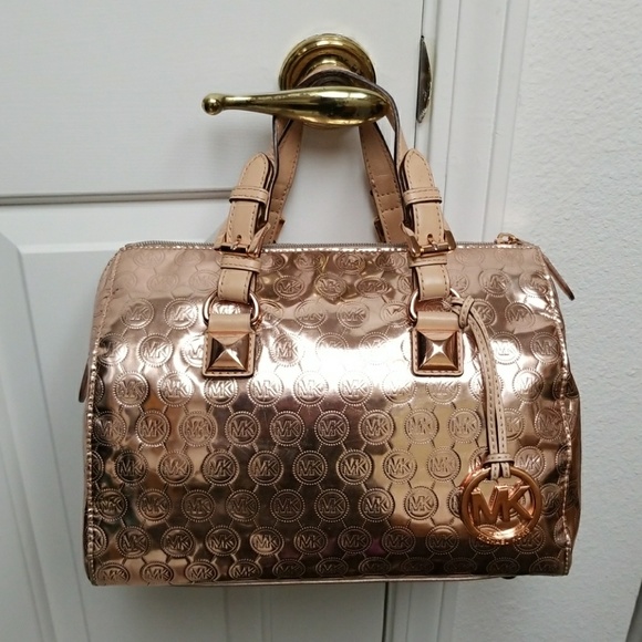 Michael Kors Shiny Rose Gold Pursed | semashow.com